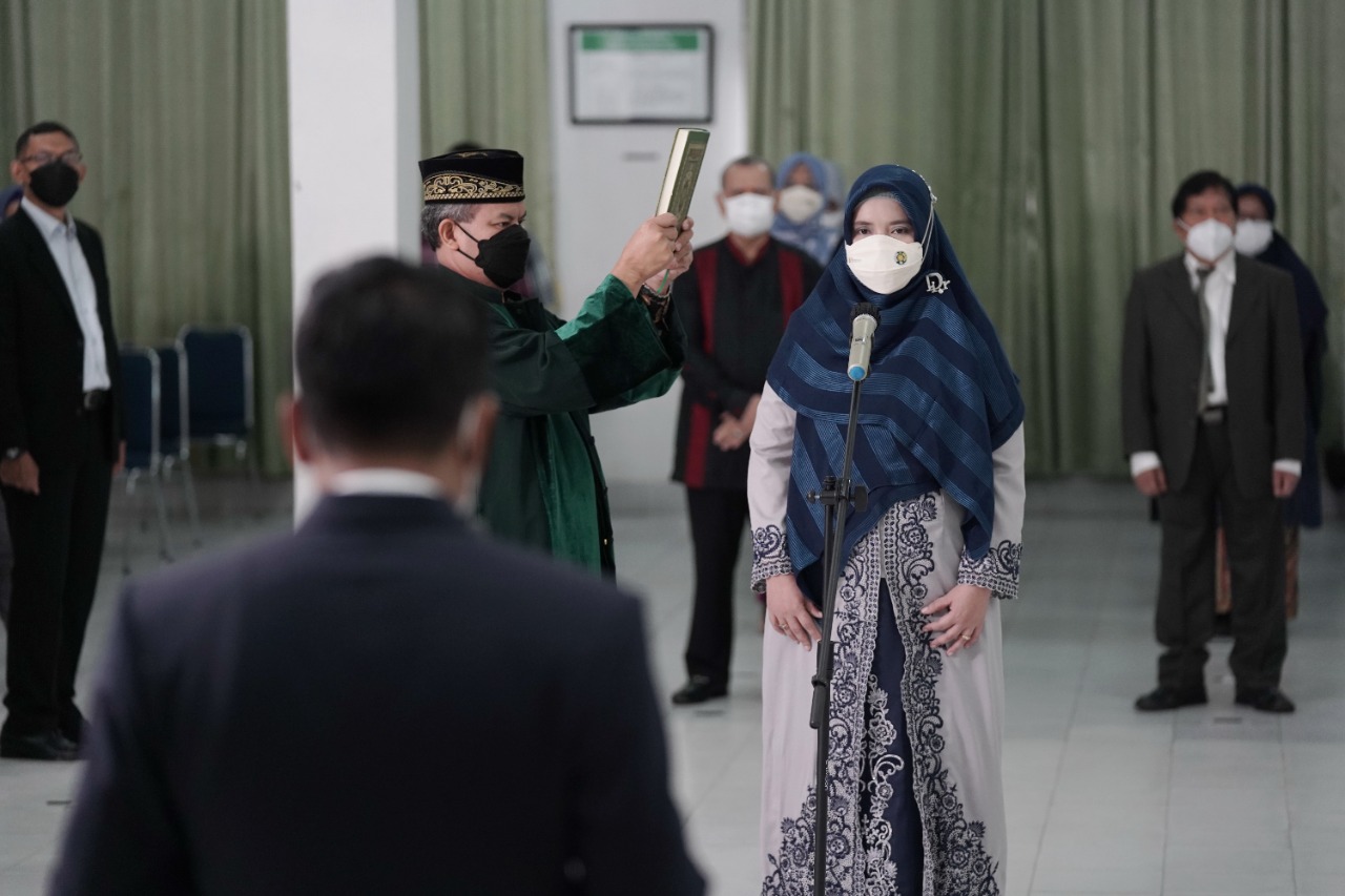 Lantik Dekan FKG USU yang Baru, Rektor Ingatkan Target ...